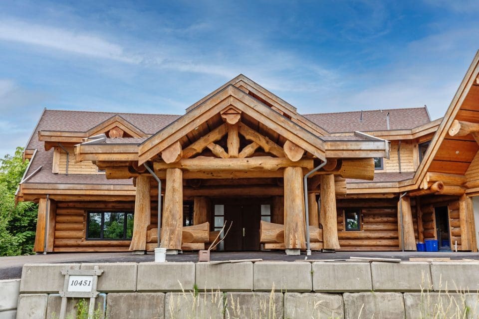 Richmond Log Post and Beam with Piece en Piece walls – Handcrafted ...